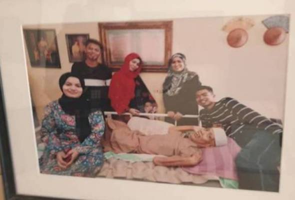 Bekas isteri setia jaga Amran Tompel sehingga akhir hayat | Astro Awani