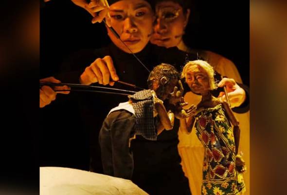 Carian mengenai topik teater-boneka | Astro Awani