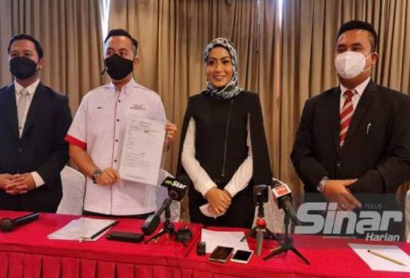 Mawar Karim hadir pendengaran mahkamah esok - Peguam | Astro Awani