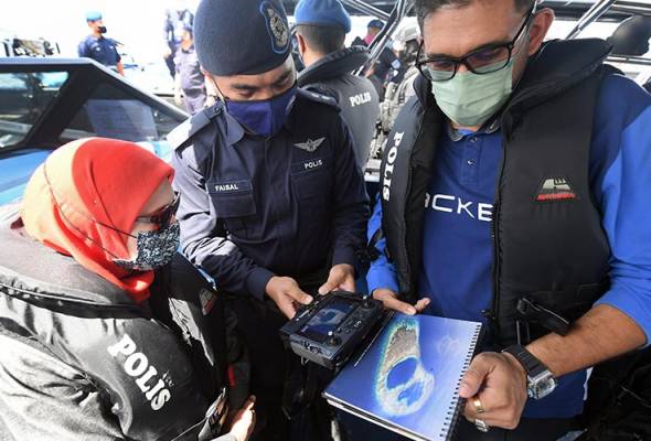 Blue Ring Hole, Malaysia's new tourism product - Nancy | AWANI ...