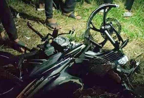 Motosikal bertembung: Pelajar Tingkatan Satu maut, seorang lagi cedera ... Motosikal bertembung: Pelajar Tingkatan Satu maut, seorang lagi cedera ...
