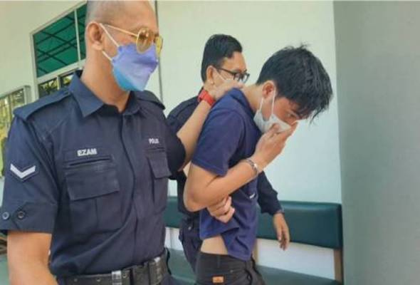 Penunggang motosikal tidak mengaku cedera warga emas | Astro Awani Penunggang motosikal tidak mengaku cedera warga emas | Astro Awani