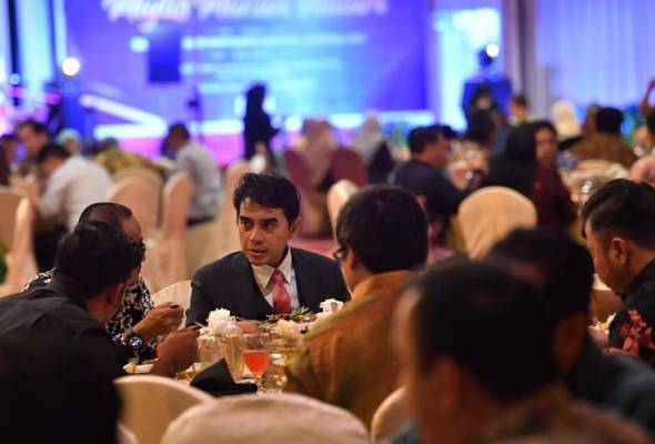 Carian mengenai topik ashwad-ismail | Astro Awani