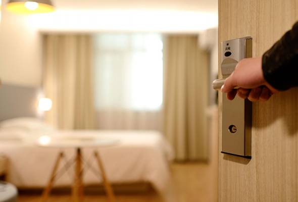 Charge hotel room rate in US dollar to reduce price competition | AWANI ...