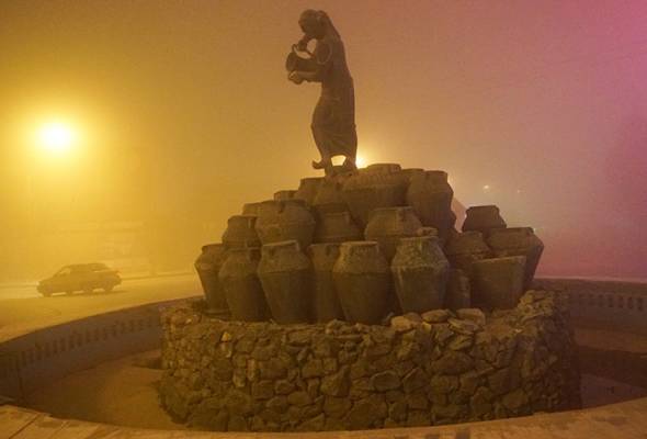Ribut pasir: Rakyat Iraq disaran kekal berada di rumah | Astro Awani