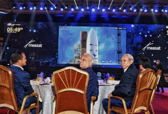 Earth receives first signal from MEASAT-3d satellite | AWANI International
