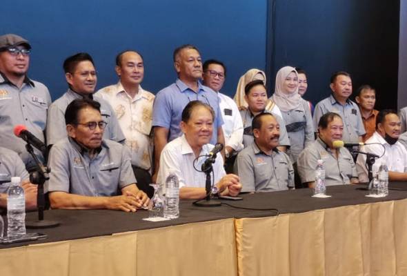 Mohamaddin Ketapi umum keluar Bersatu | Astro Awani