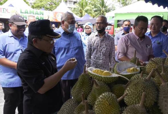 Pengeluaran durian meningkat, harga jualan berpatutan | Astro Awani