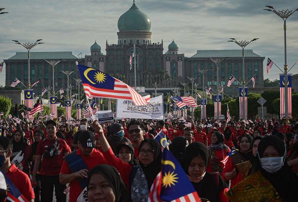 Banyakkan tayangan filem sejarah, patriotik sempena bulan kemerdekaan ... Banyakkan tayangan filem sejarah, patriotik sempena bulan kemerdekaan ...