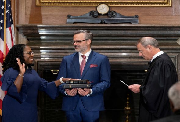 Ketanji Brown Jackson sworn in as first Black woman on US Supreme Court ...