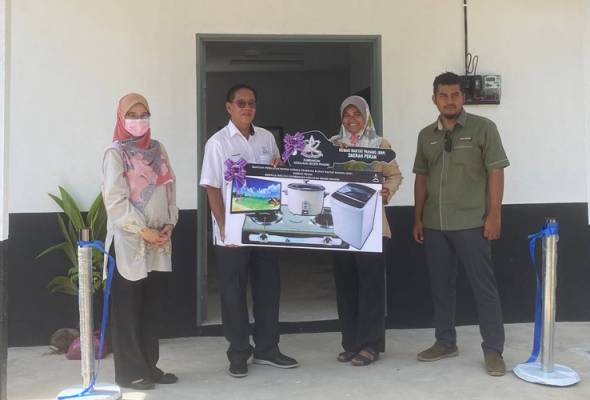 Rumah Rakyat Pahang: 15 tahun hidup menumpang, kini lega miliki ...