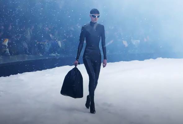 Balenciaga perkenal 'beg sampah' paling mahal berharga lebih RM7,900 ...