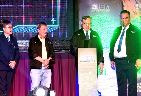 Sarawak perlu lebih ramai jurutera kimia - Abang Johari | Astro Awani