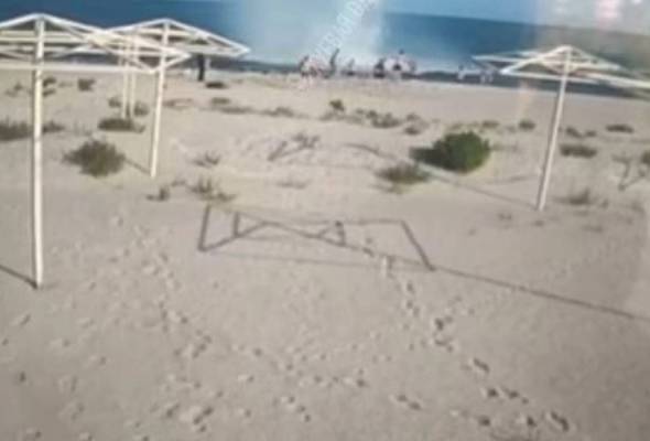 Dua maut terkena periuk api di pantai Ukraine | Astro Awani