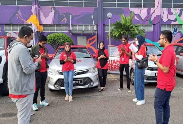 MB Terengganu terima kunjungan Rasuah Busters | Astro Awani