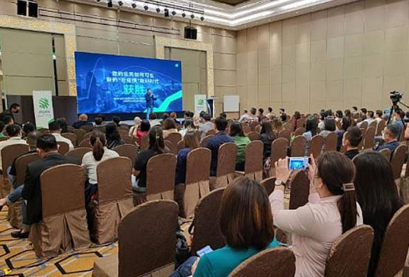 Carian mengenai topik geran-digitalisasi-sme | Astro Awani