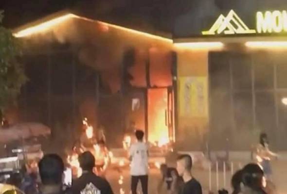 Horror nightclub fire kills 14 revellers and injures 40 in Thailand ...