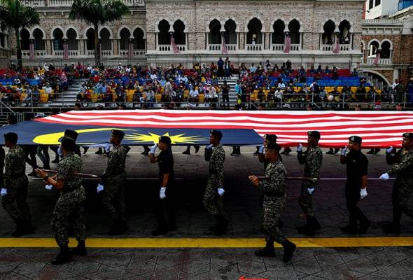 Demo ATM, PDRM, maskot animasi nanti Keluarga Malaysia di Dataran ...
