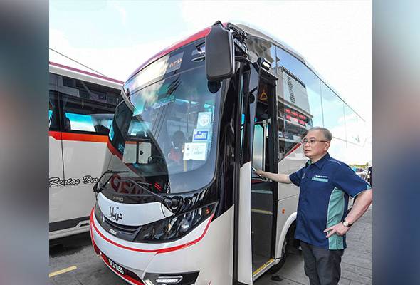 Govt allocates RM1 billion to assist stage bus operation - Wee | AWANI ...