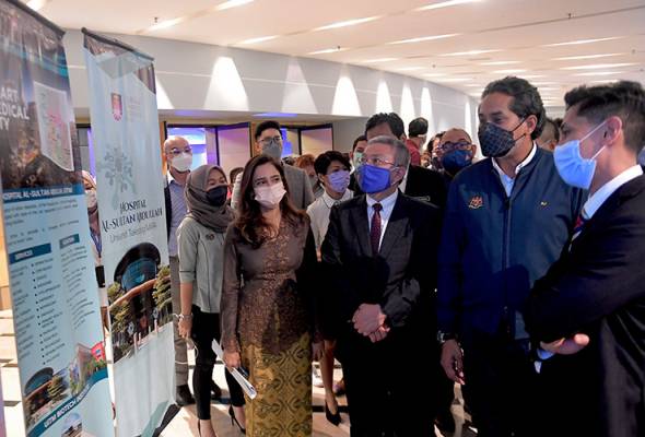 MOH will make announcement on face mask mandate very soon - Khairy ...