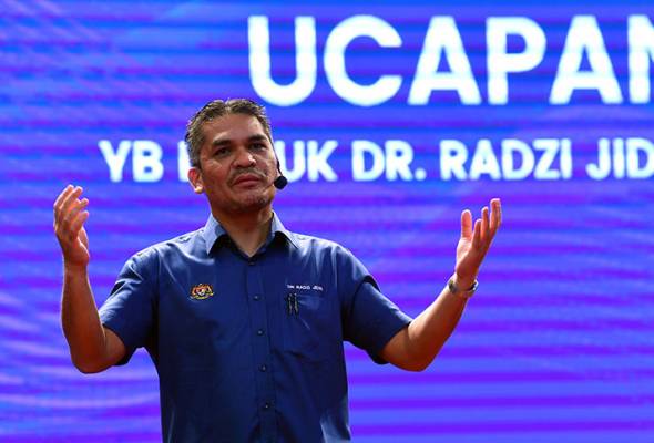 MOE should work with groups from different backgrounds to move forward ...