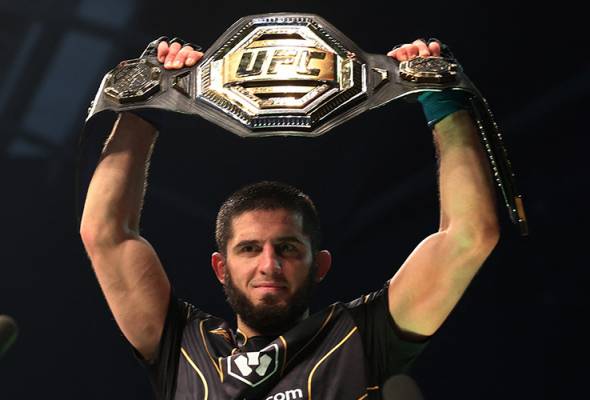 Islam Makhachev juara baharu lightweight UFC | Astro Awani