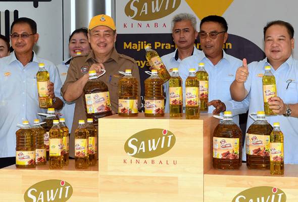 Sabah lancar minyak masak tempatan jenama 'Sayang' | Astro Awani