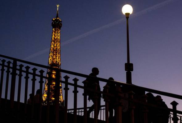 Berdepan krisis tenaga, Paris padam skrin iklan digital lebih awal ...