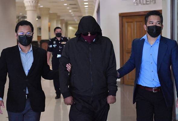 Bekas YDP MDKL didakwa terima rasuah RM22,100 | Astro Awani