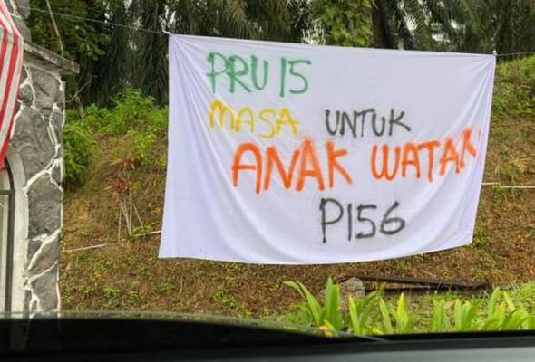 Gantung kain rentang provokasi politik, suspek dicari | Astro Awani