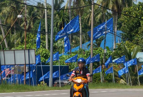 GE15: Labuan's flag, poster war finally heats up | AWANI International