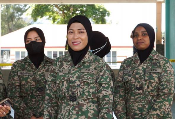 PRU15: Undi awal terakhir beruniform tentera buat Sarjan Fiza | Astro Awani