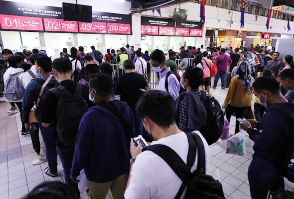 PRU15: Bagai musim perayaan, Terminal Bas Larkin Sentral sesak ramai ...