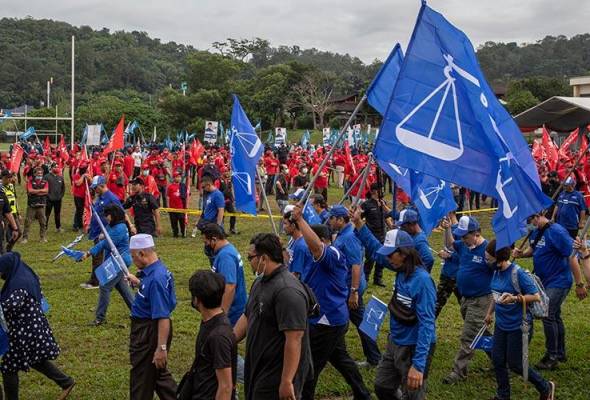 Bright, cheerful atmosphere at nomination centres | AWANI International