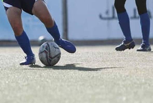 10 kad merah dilayangkan pada pertandingan akhir bola sepak di ...