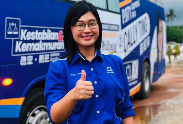 PRU15: BN Gopeng perkenal calon guna bas HOHO | Astro Awani