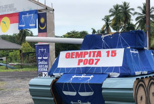 Carian mengenai topik replika-kereta-kebal | Astro Awani