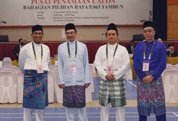 Carian mengenai topik Datuk Seri Ahmad Husni Hanadzlah | Astro Awani