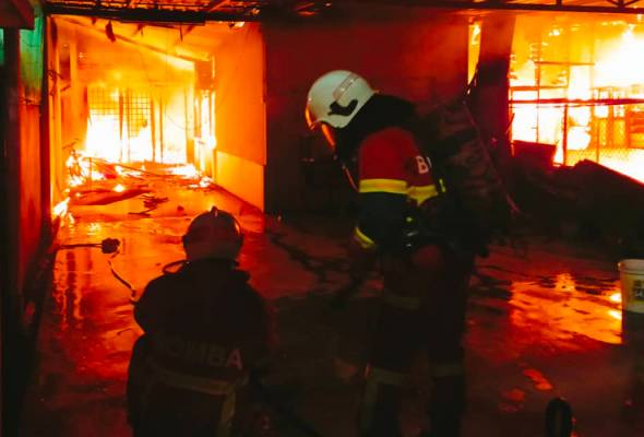 60 peratus punca kebakaran disebabkan eletrik - Bomba | Astro Awani