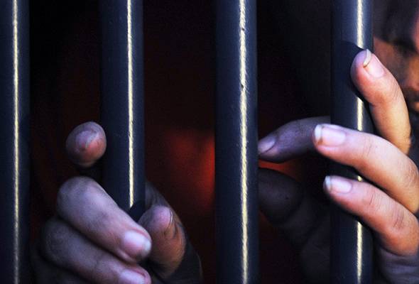 'Sarjan Rizal' dipenjara enam bulan | Astro Awani