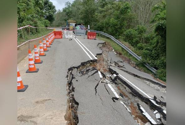 Kawasan tanah runtuh di Jalan Felda Kepis sepanjang 30 meter - Nanta ...