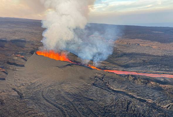 Gunung berapi Mauna Loa, Kilauea di Hawaii berhenti meletus | Astro Awani