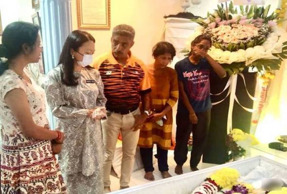 Hannah, Yakeb beri penghormatan terakhir kepada Sabapathy | Astro Awani