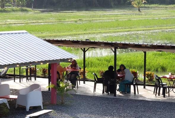 Sadiah Cafe bangkit kenangan zaman kanak-kanak | Astro Awani