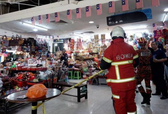 Siling runtuh: Padang Dataran Pahlawan bukan tempat letak kenderaan ...