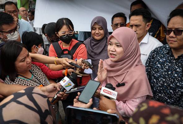 Fadhlina dapatkan maklum balas semua pihak untuk corak hala tuju pendidikan negara | Astro Awani