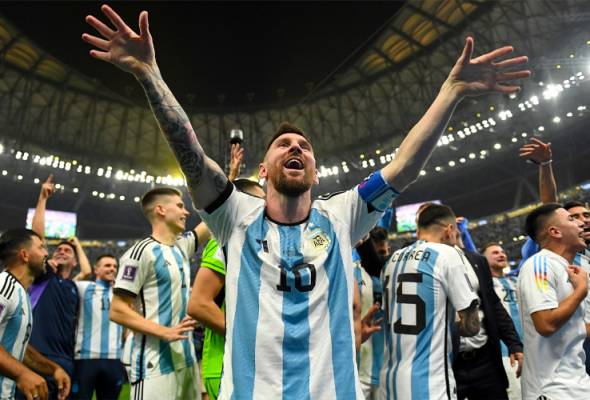 Messi takes giant leap from Maradona's shadow as Argentina conquer ...