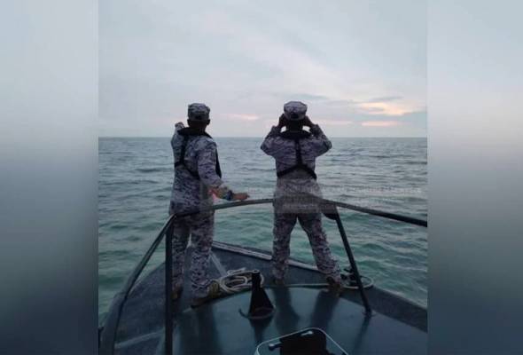 Maritim, TLDM kerah aset cari kru kapal jatuh laut | Astro Awani Maritim, TLDM kerah aset cari kru kapal jatuh laut | Astro Awani