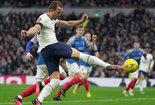 Piala FA: Kane pacu kemaraan Tottenham | Astro Awani