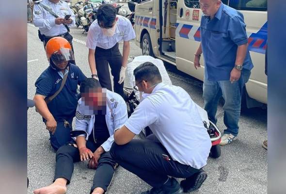 Anggota polis trafik cedera motosikal berlanggar dengan kereta | Astro ...